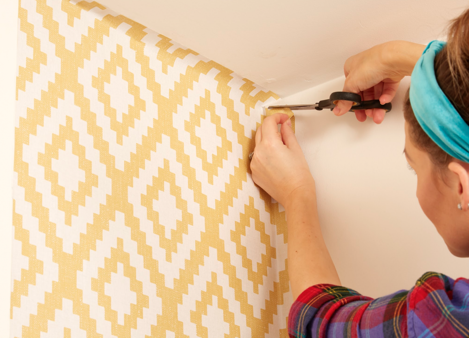 How To Wallpaper Internal Corners - WallpaperBuddy™
